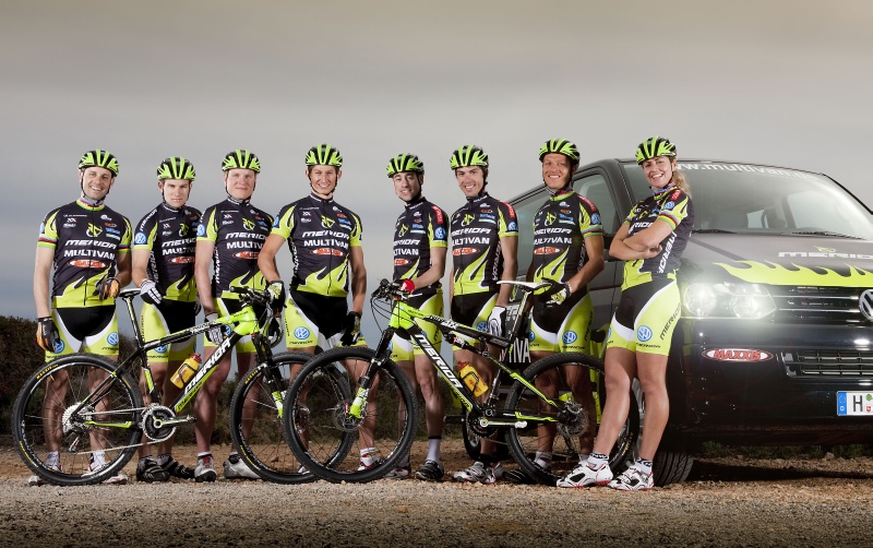 Multivan-Merida blinda su equipo