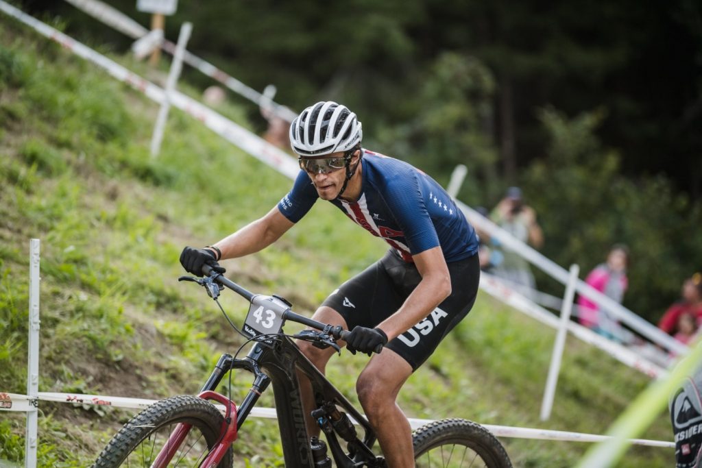 5 días seguidos compitiendo y 3 medallas, el hito de Christopher Blevins