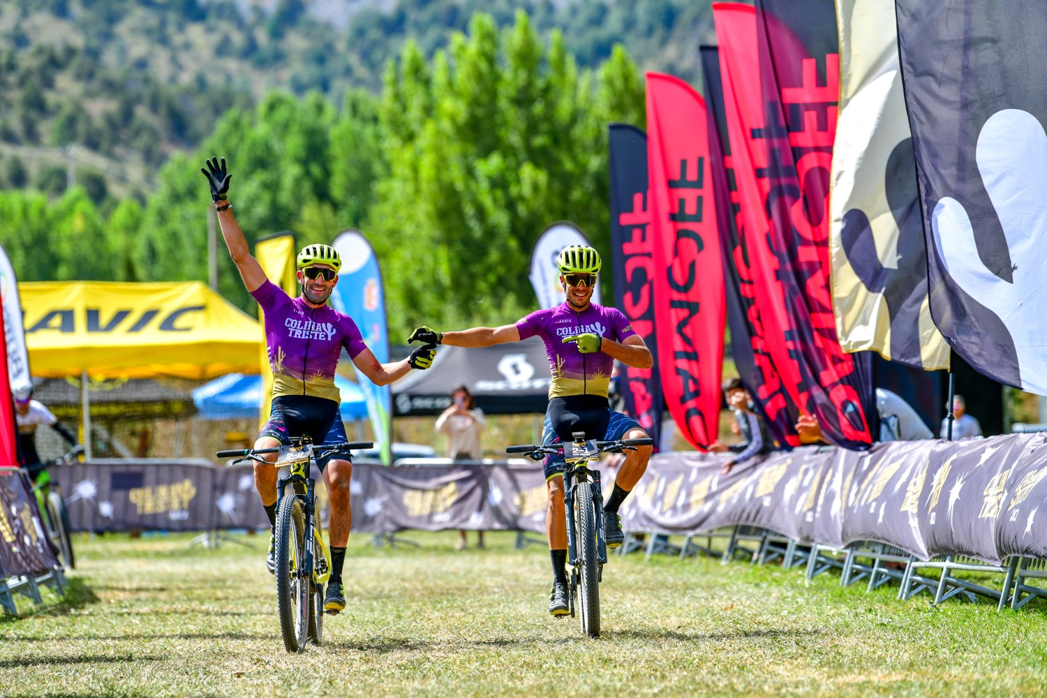 El equipo BUFF Scott arrasa en Colina Triste UCI 2021