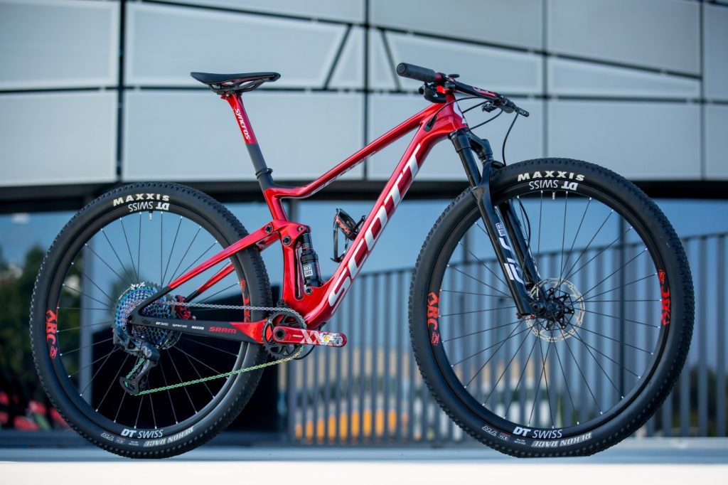 Las 10 bicis Scott campeonas del mundo con Nino Schurter (de una 26" a ...