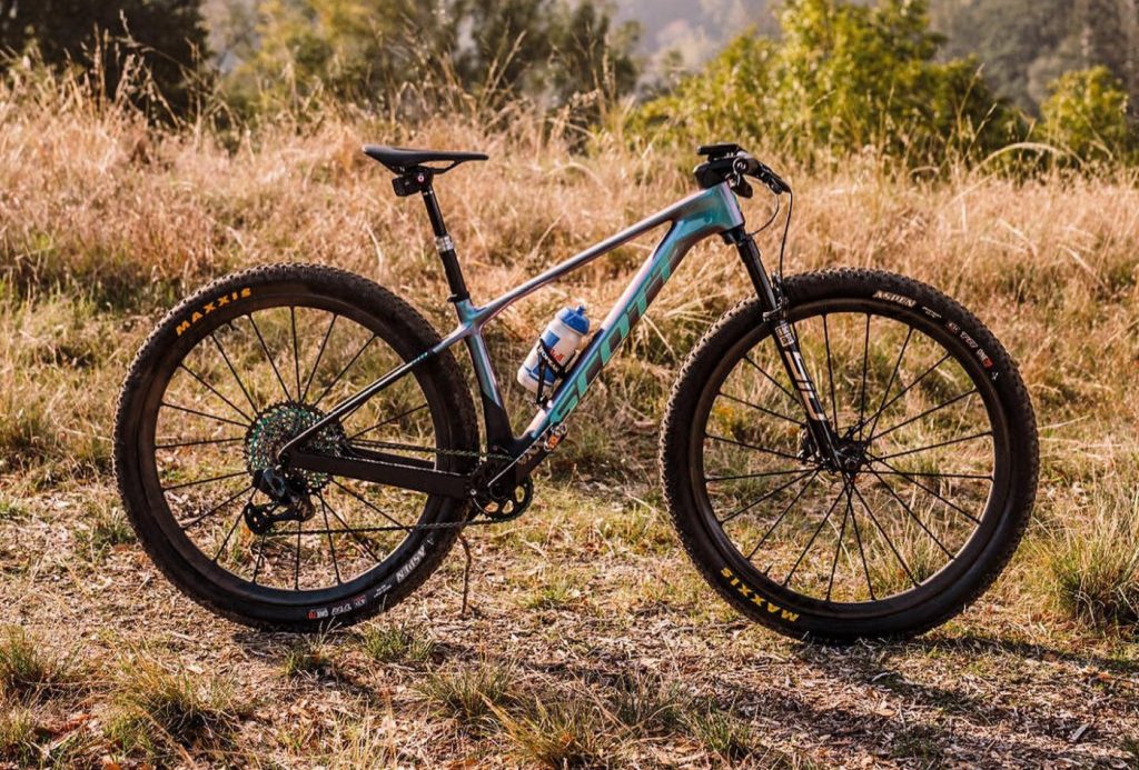 3 nuevas Scott Scale RC 2023 de bikers profesionales