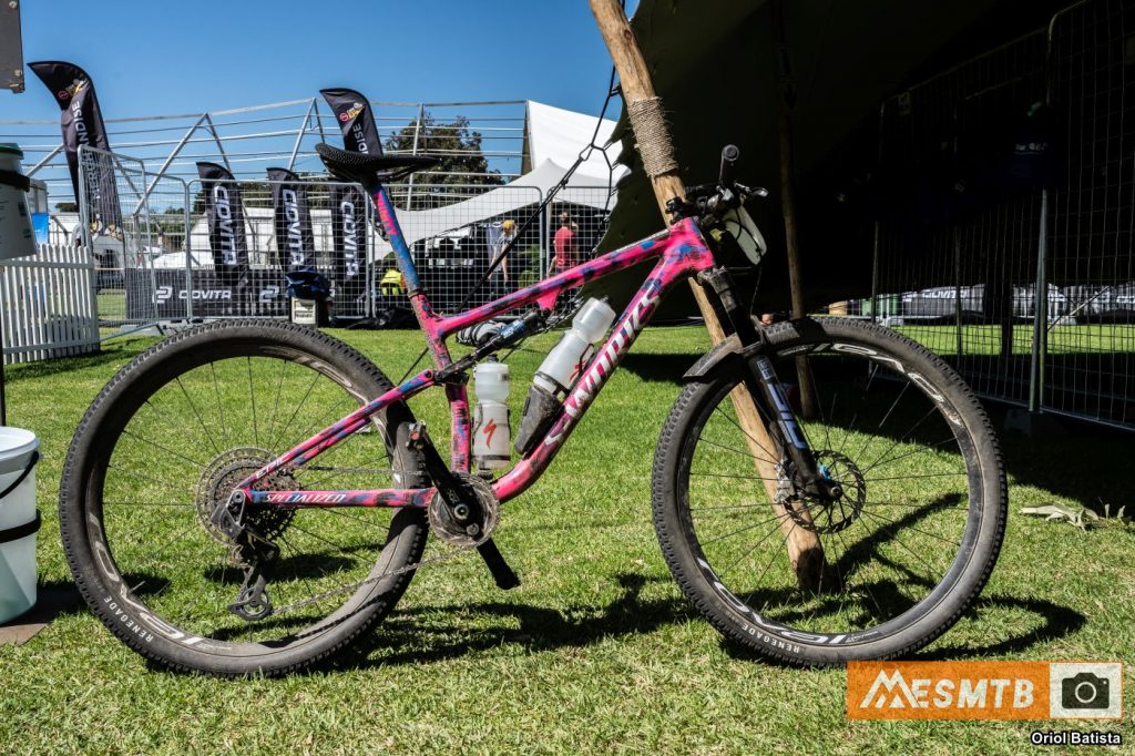 S-Works Epic EVO de Adrien Boichis con el espectacular look Trinity Racing