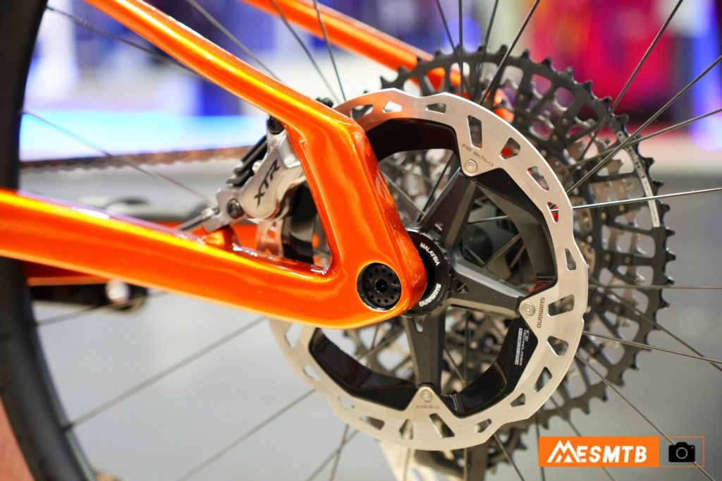 KTM Macina Scarp SX: su nueva e-bike ligera de 17 kg, 140 mm de ...