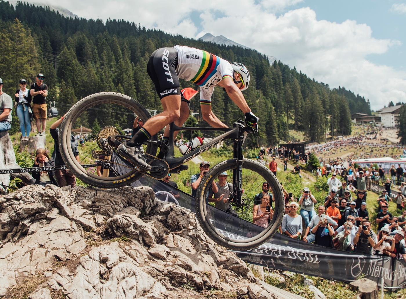 14 minutos de mega-resumen de la victoria de Nino Schurter en Lenzerheide