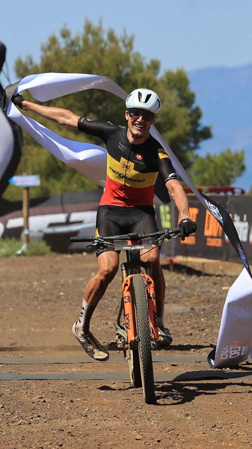 Doblete Buff-Megamo en la Copa del Mundo de XCM, Wout Alleman y Rosa ...