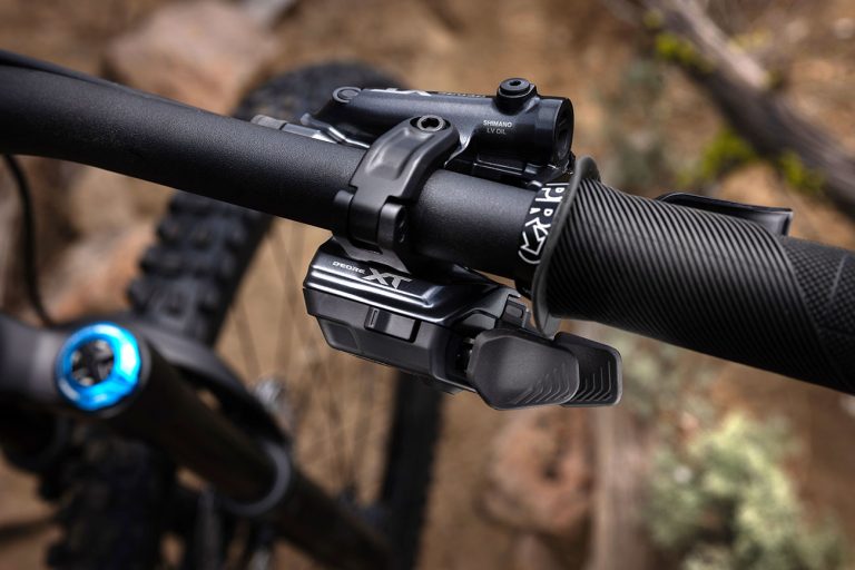 Llega el Shimano XT M8200 Di2: el grupo inalámbrico que hereda la tecnología del XTR